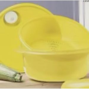 Tupperware | Kitchen | Tupperware Jumbo Crystalwave Container With ...